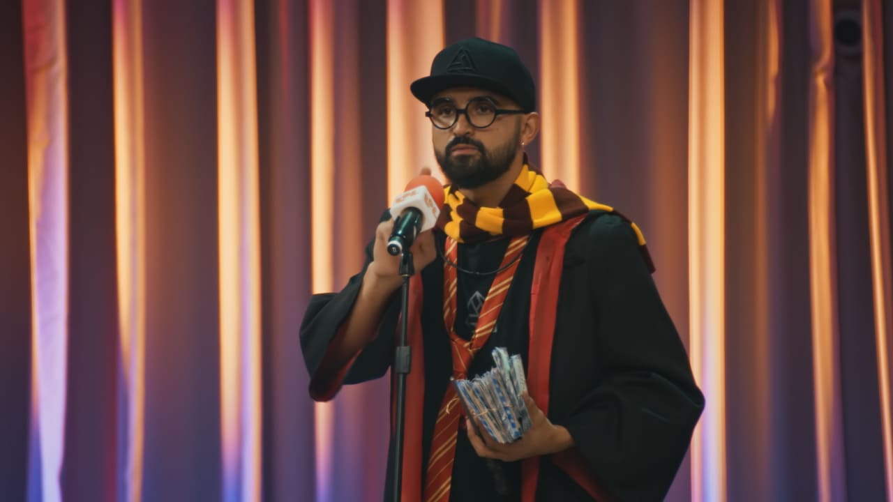 Prime Video Lança Trailer da Nova Série Original Amazon 'LOL: Se Rir ...
